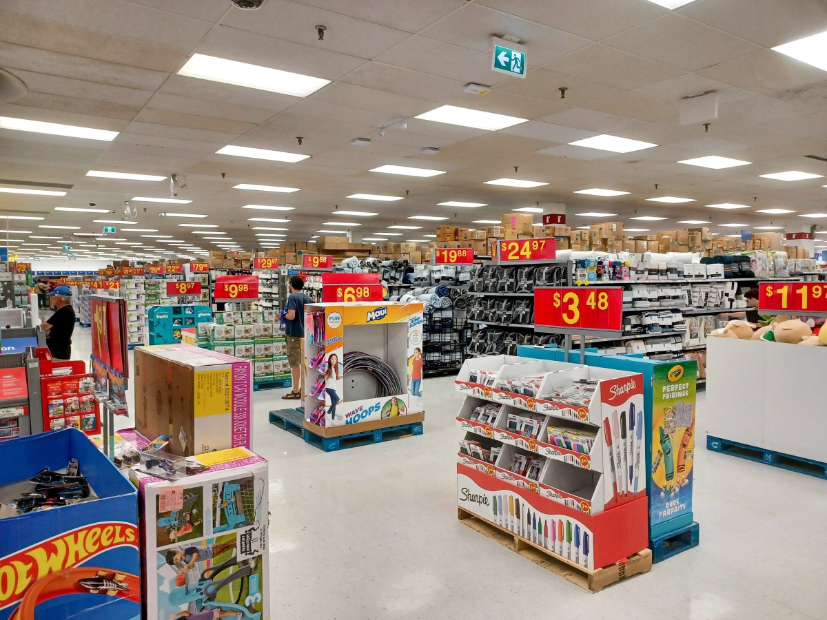 Walmart abrirá cuatro nuevas tiendas en enero y 2026 - El Diario NY