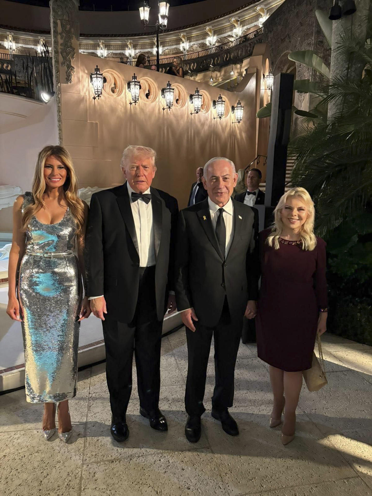 Benjamín Netanyahu asistió a la fiesta de fin de año de Trump en ...