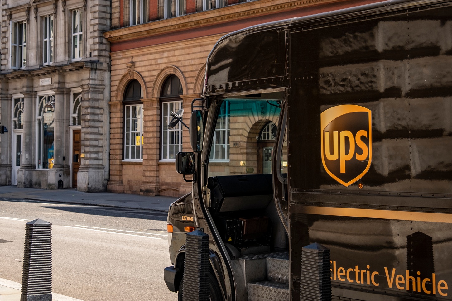 UPS recortará hasta 30,000 empleos en EE.UU. en 2026 - El Diario NY