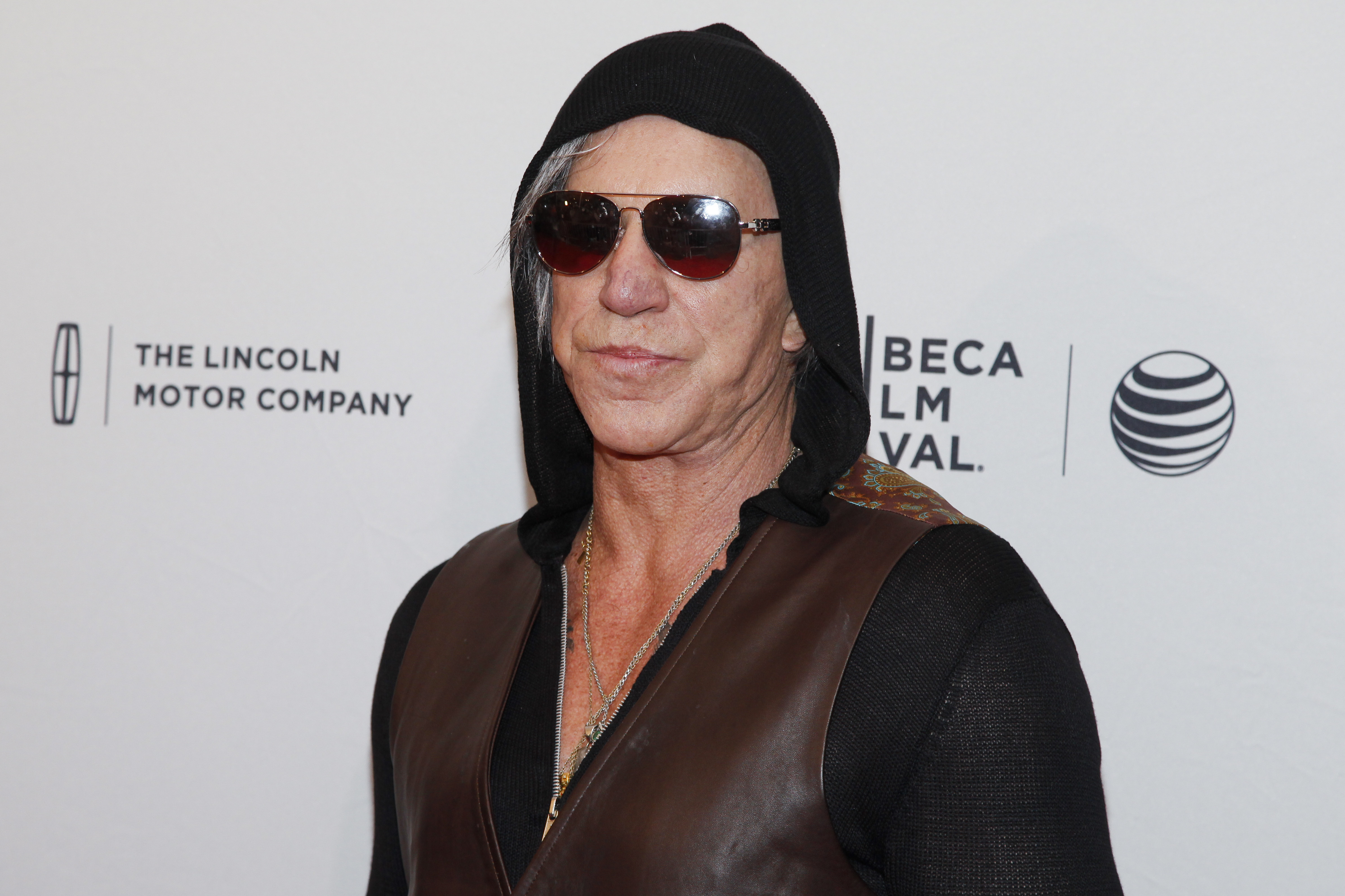 Mickey Rourke niega haber creado un GoFundMe para evitar ser desalojado ...