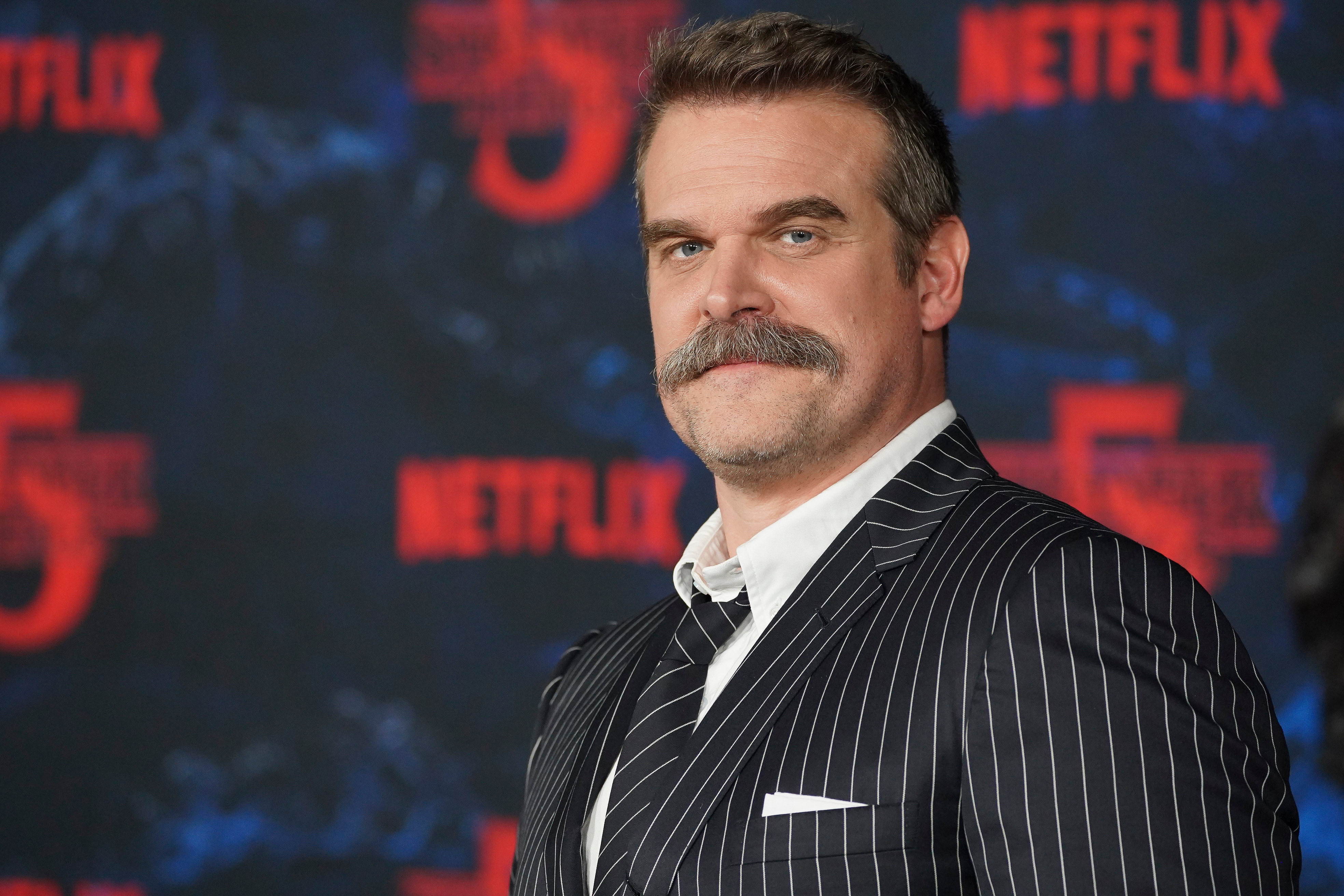 David Harbour abandona proyecto con Pedro Pascal tras estreno de ...