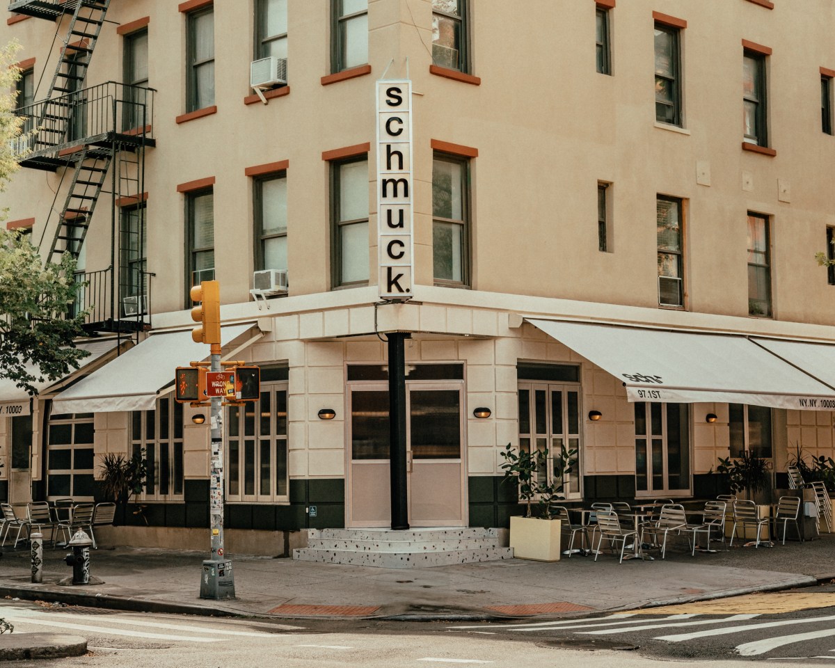 schmuck. cumple un año y ya es un clásico del East Village - El Diario NY