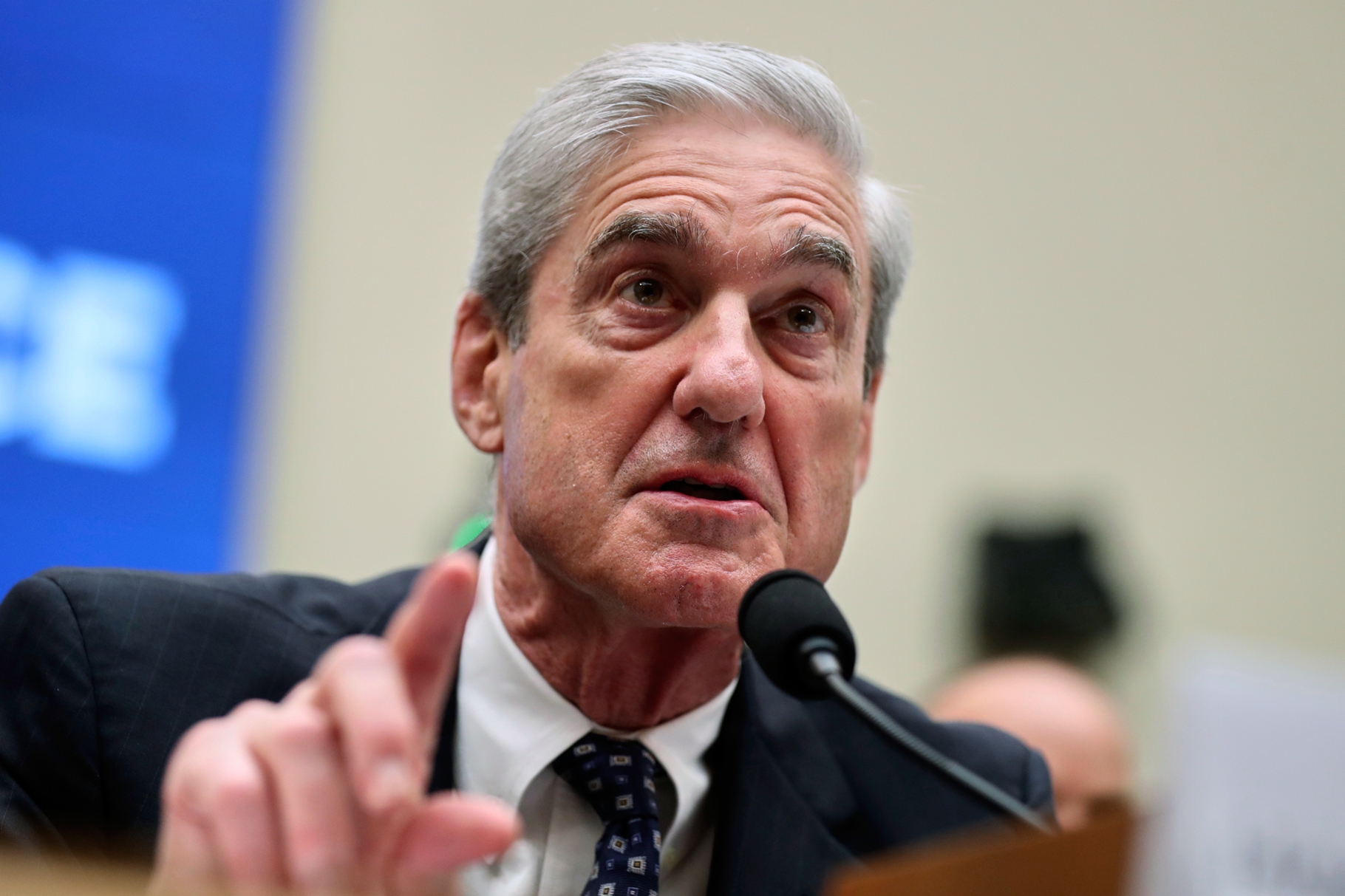Falleció Robert Mueller, exdirector del FBI que investigó a Trump y los ...