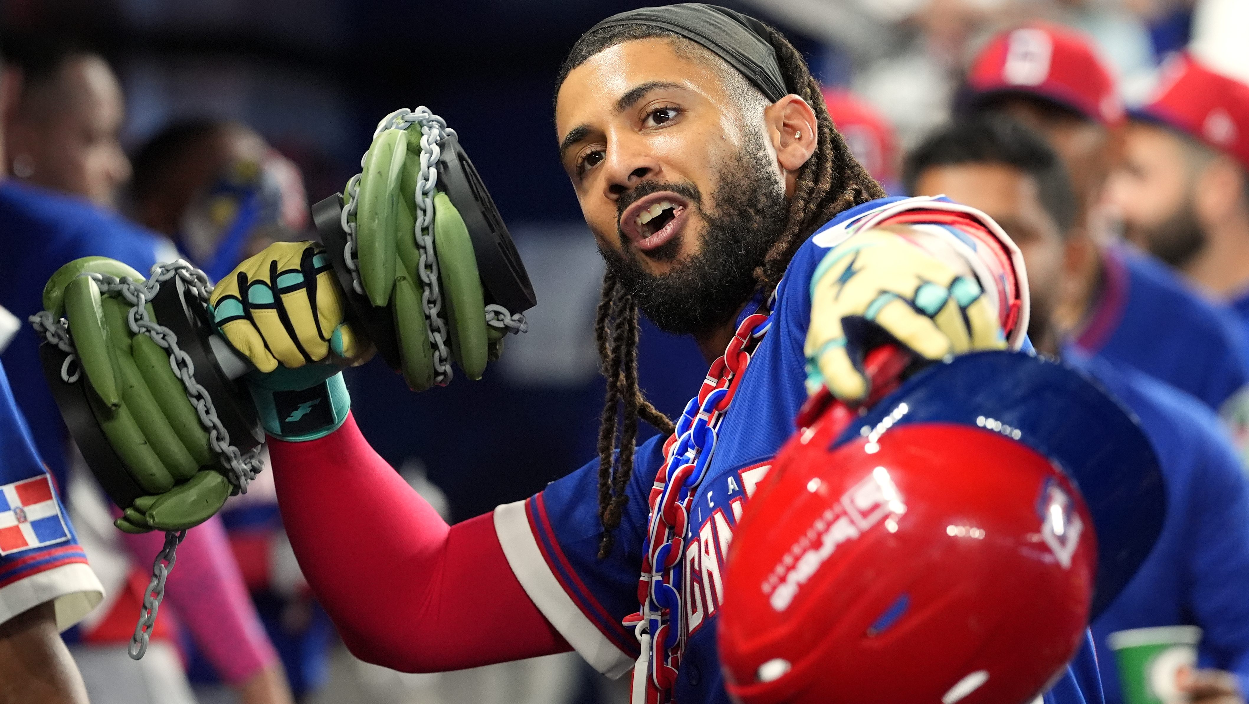 Fernando Tatis Jr. convierte la controversia en oportunidad y firma con ...