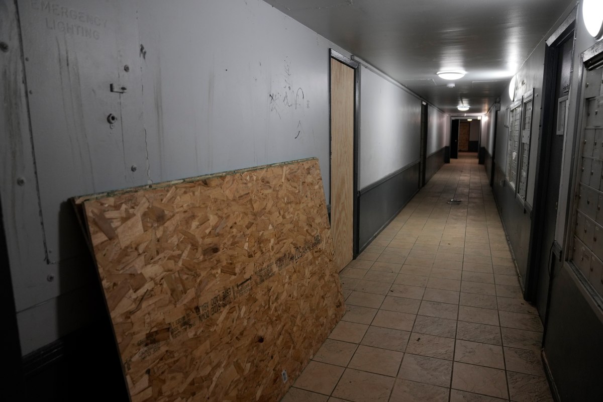 Organizaciones exigen al DHS rendir cuentas por redada en Chicago con ...