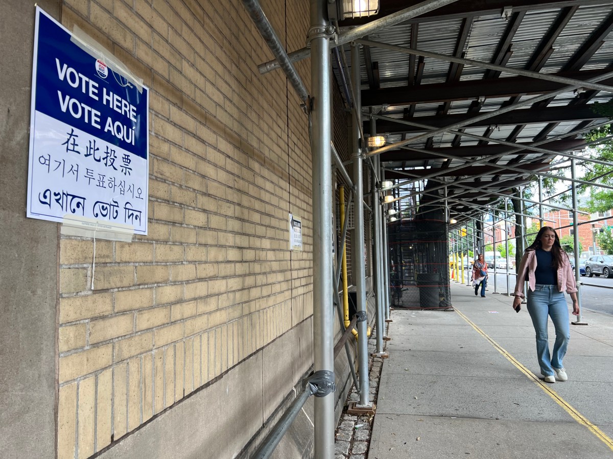 Queens sale a votar sin mucha afluencia en elecciones primarias - El ...